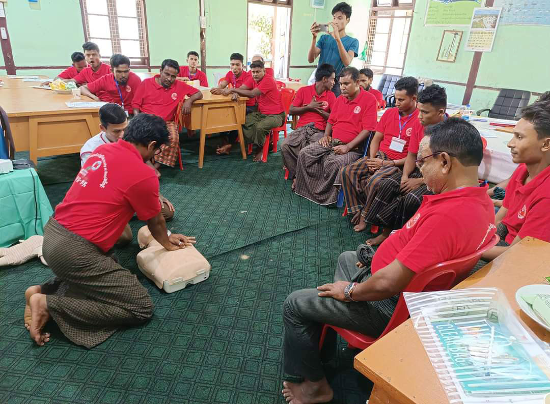 ရခိုင်ပြည်နယ် မောင်တောမြို့၌ ရေလုပ်သားများအား ရှေးဦးပြုစုစောင့်ရှောက်ခ